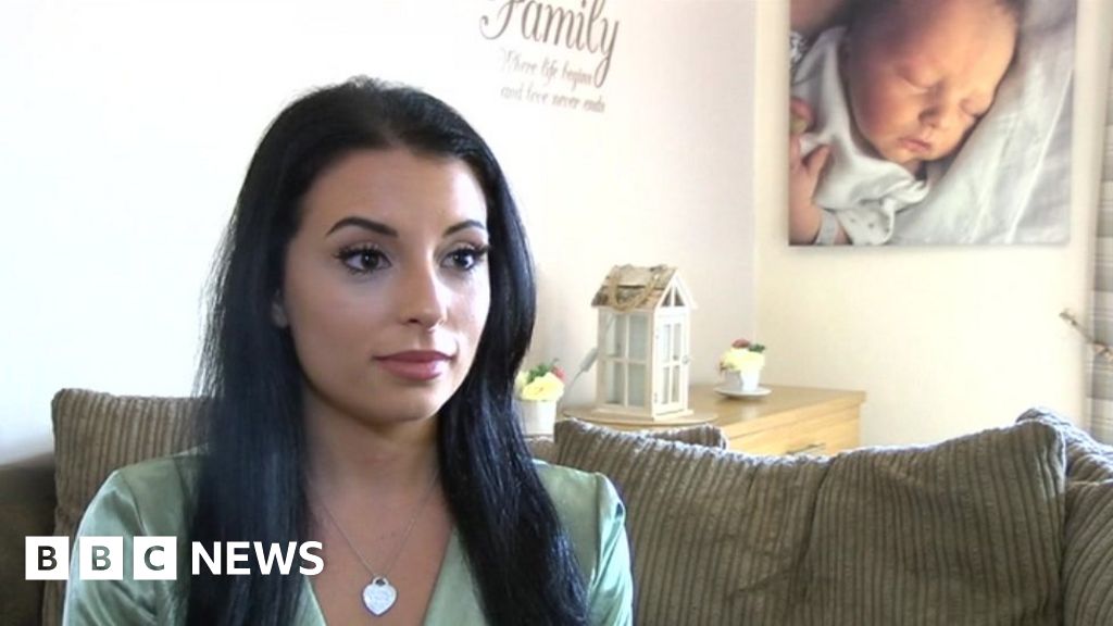 Cwm Taf baby deaths inquiry: Mother seeks answers - BBC News