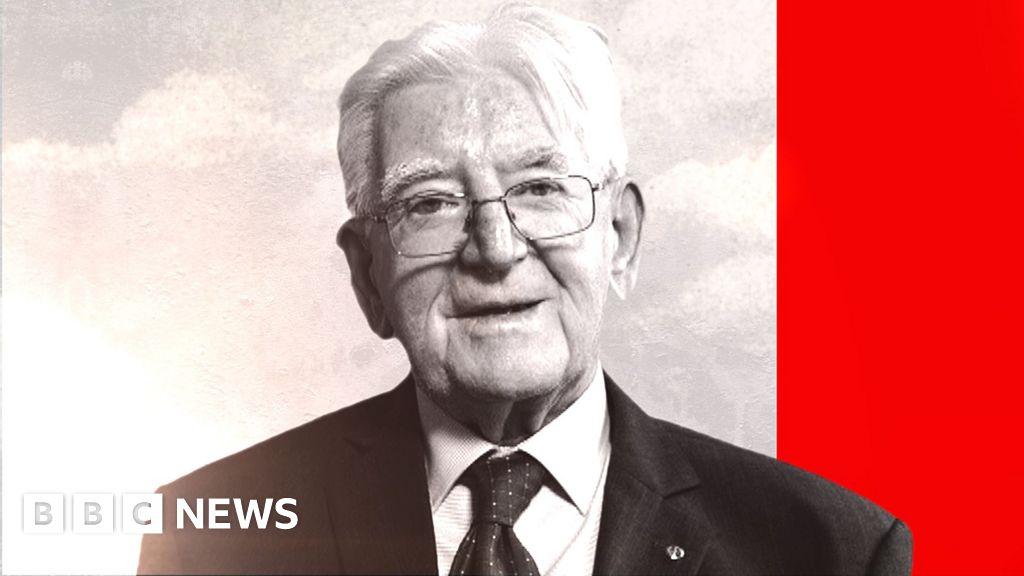 Bill Wake: 'We were all prepared to die' - BBC News