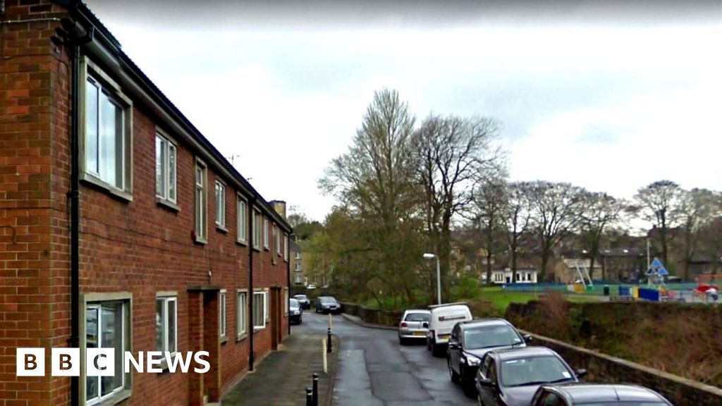 Barrowford death: CCTV images released as murder probe launched - BBC News