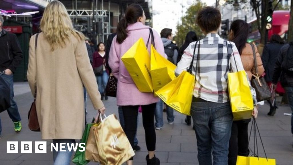 Late bank holiday hits August retail sales - BBC News