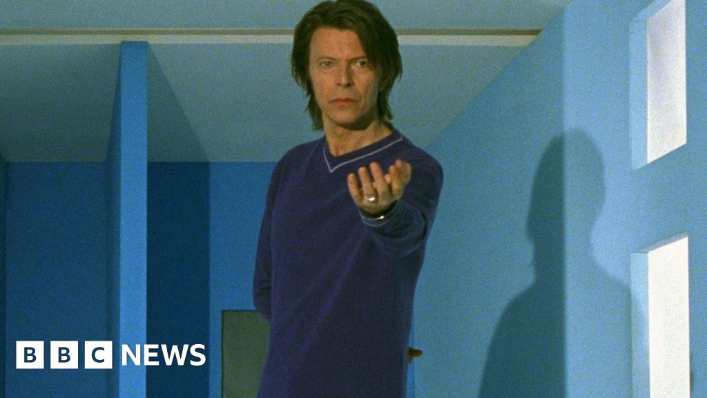 David Bowie: Experimental footage to be shown - BBC News
