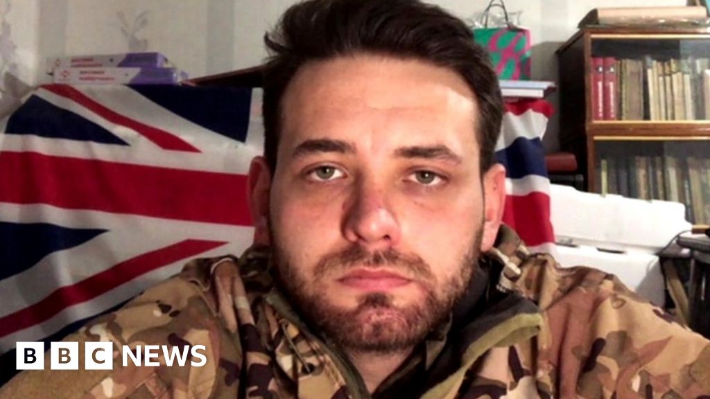 Ukraine: British man 'preparing to bear arms' in Nikopol - BBC News