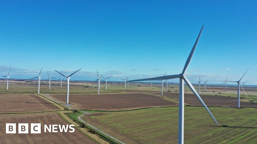 Decision on wind farm off Jersey coast 'within year' - BBC News