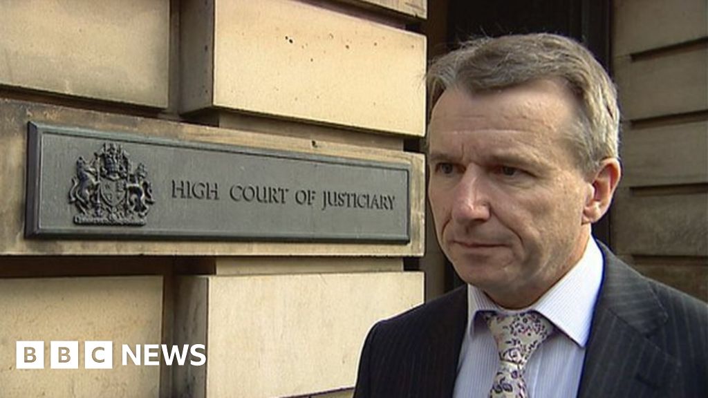 Glasgow bin lorry: Former prosecutor says driver should have been ...