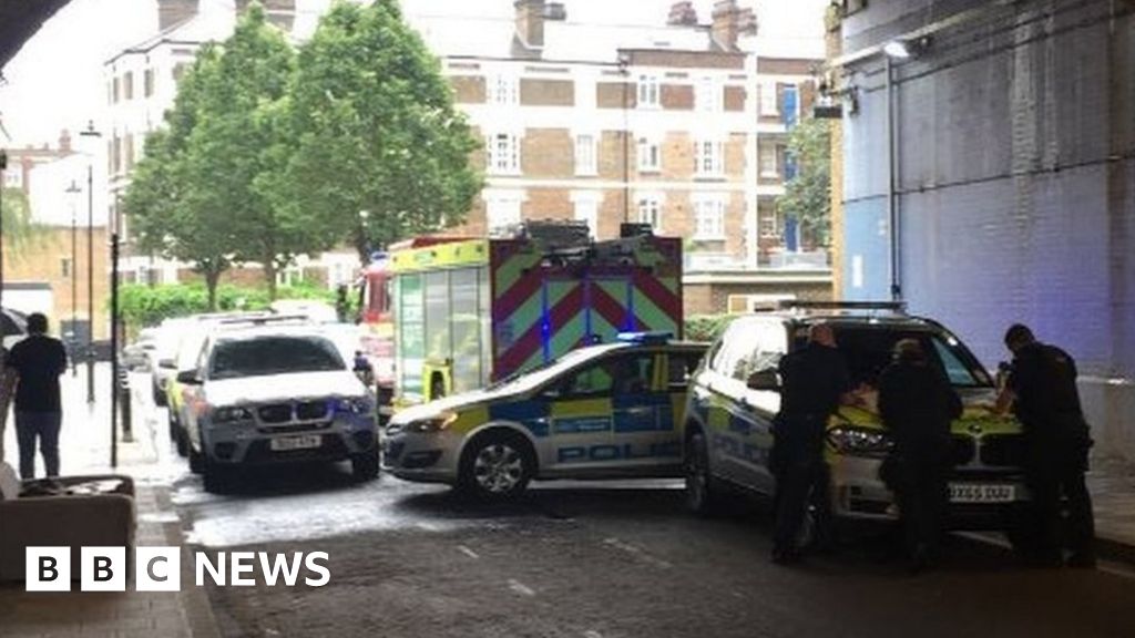 Waterloo collapsed balconies: Man arrested for threats to kill - BBC News