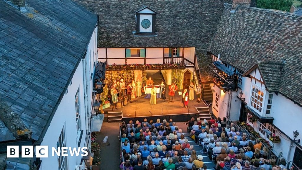 Shakespeare at The George in Huntingdon to end after 65 years - BBC News