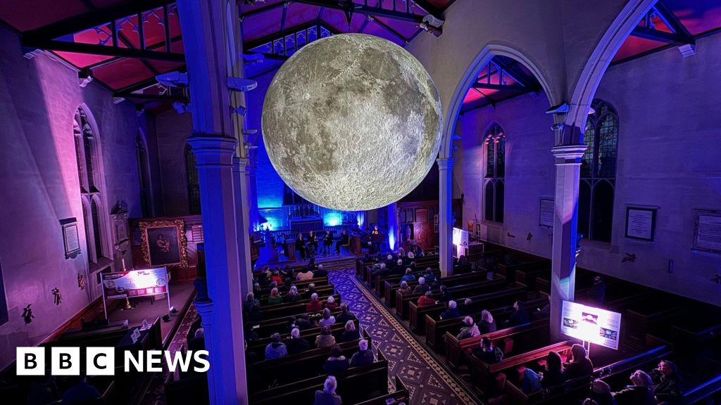 Moon installation honours Cheadle female astronomy pioneer - BBC News