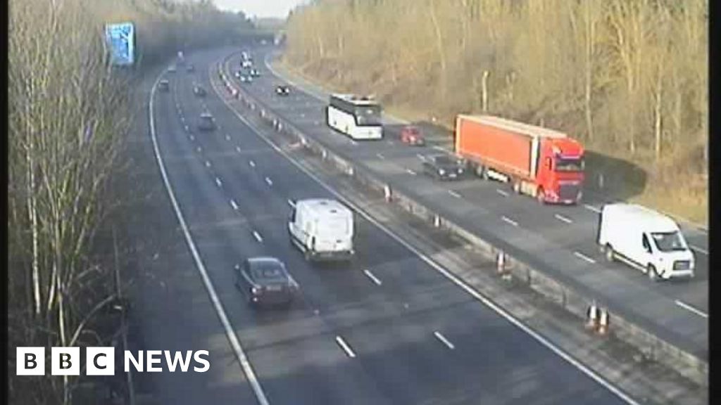Man dies after M11 lorry crash near Bishop's Stortford