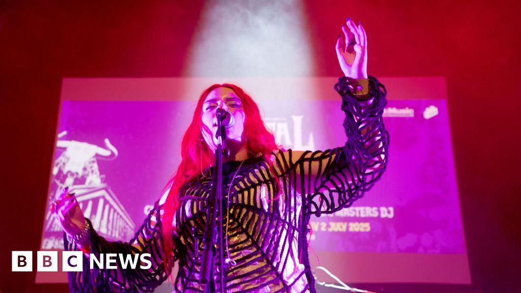 West Midlands metal bands show spirit of Black Sabbath - BBC News