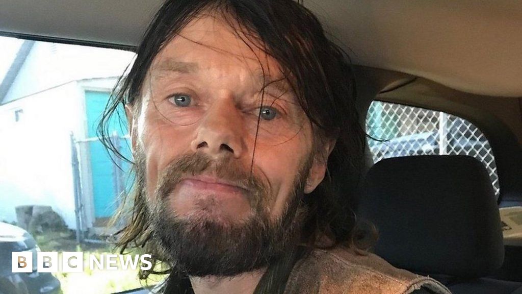 Watch the moment serial rapist Kim Avis is arrested - BBC News