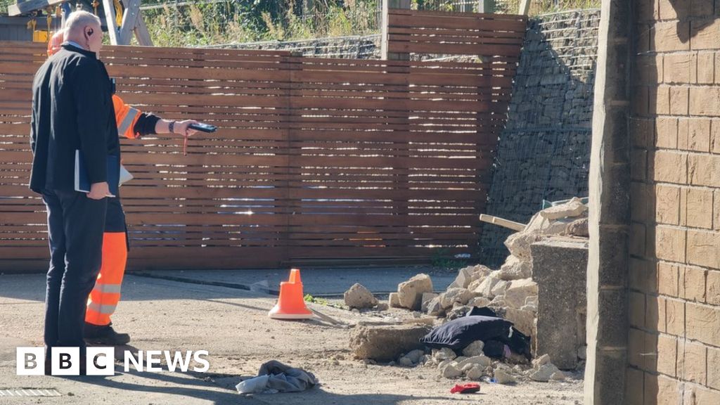 Batley wall collapse kills one man and injures another - BBC News