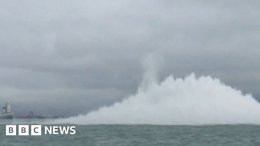 Watch World War II German sea mine being blown up - BBC News
