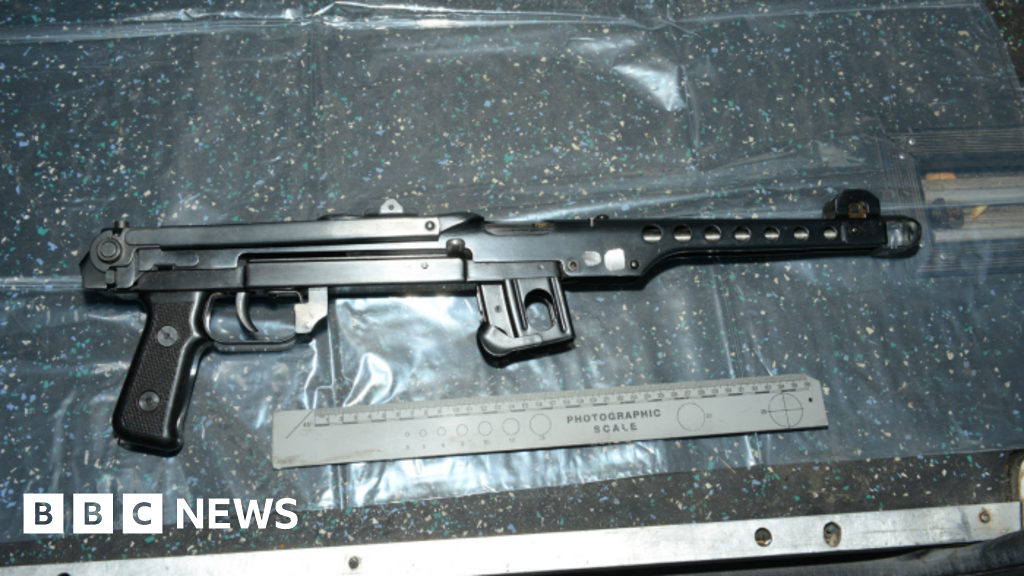Sub-machine gun: Nine-year sentence over carrying gun in a Belfast taxi ...