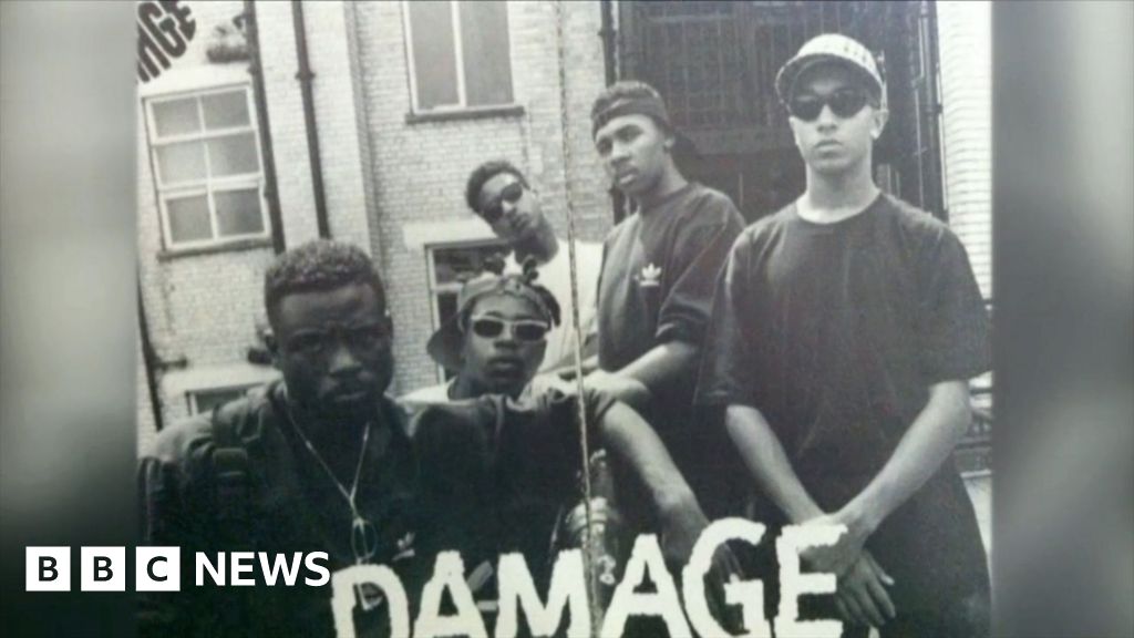 Boy bands: 90s group Damage on their journey to stardom - BBC News