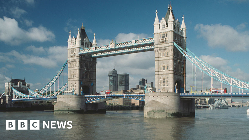 Tower Bridge made six times more money post-Covid - BBC News