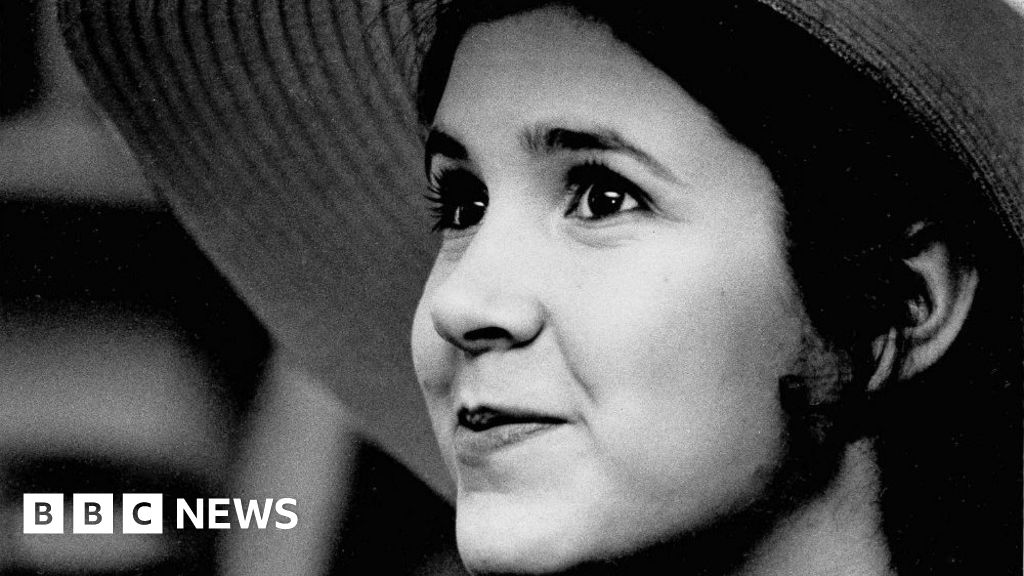 Carrie Fisher: A life in pictures - BBC News