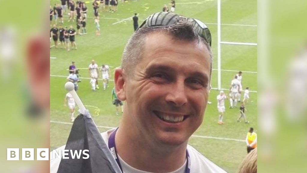 'Talking helps us acknowledge feelings' - BBC News