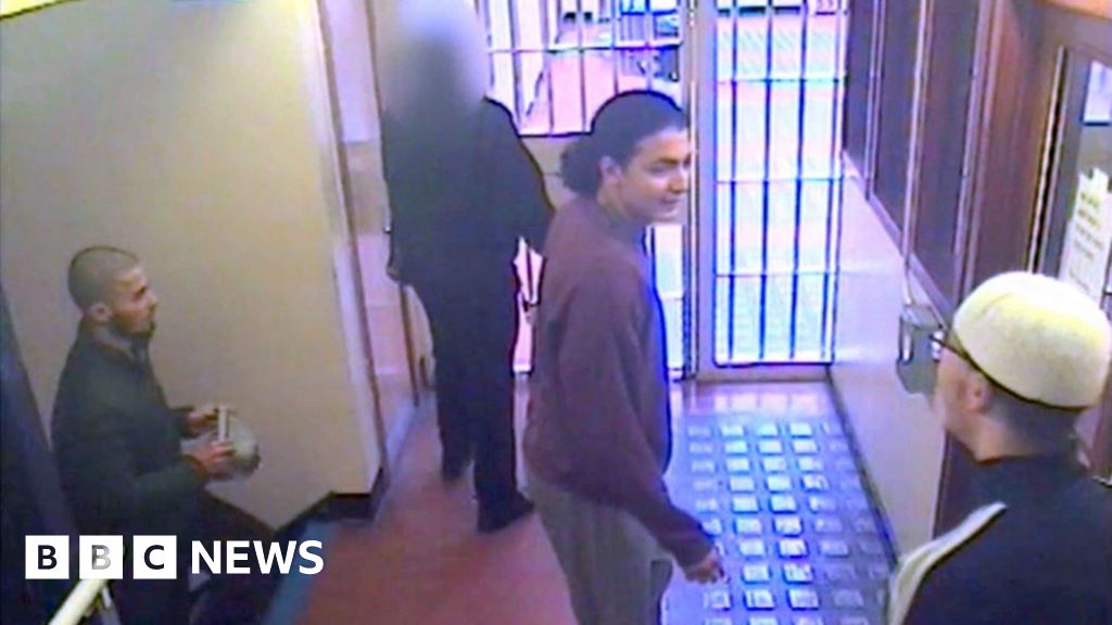 Prisoners accused of Belmarsh officer attack decline to give evidence ...