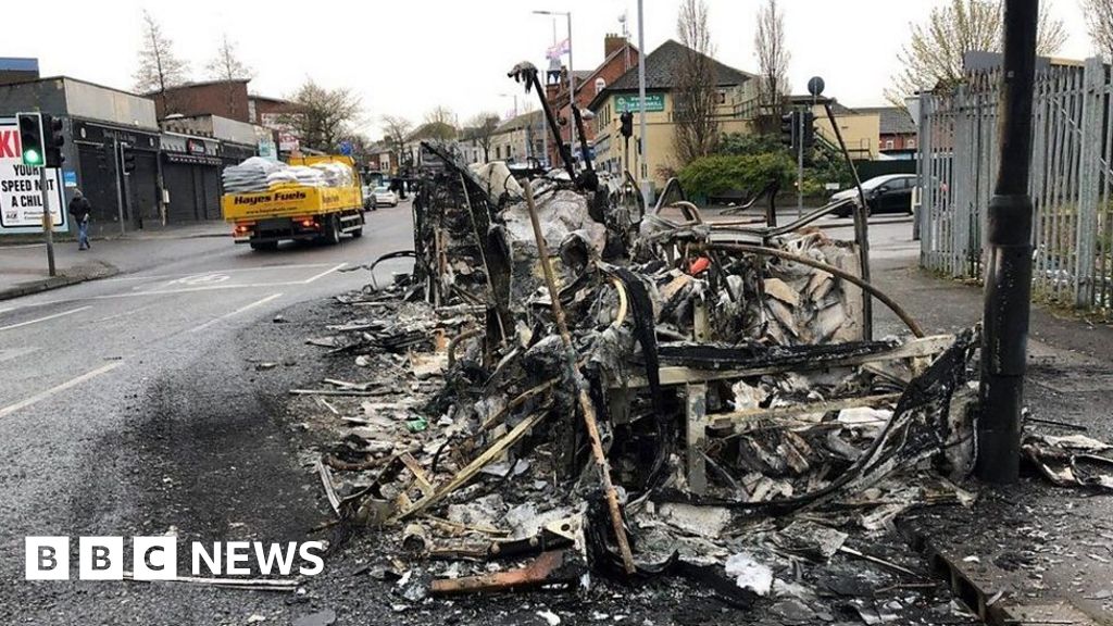 Belfast rioting reaction: 'We're lucky there wasn't a fatality' - BBC News