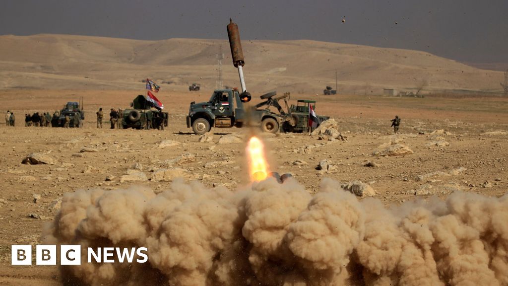 Mosul assault: Iraq troops make headway against IS - BBC News