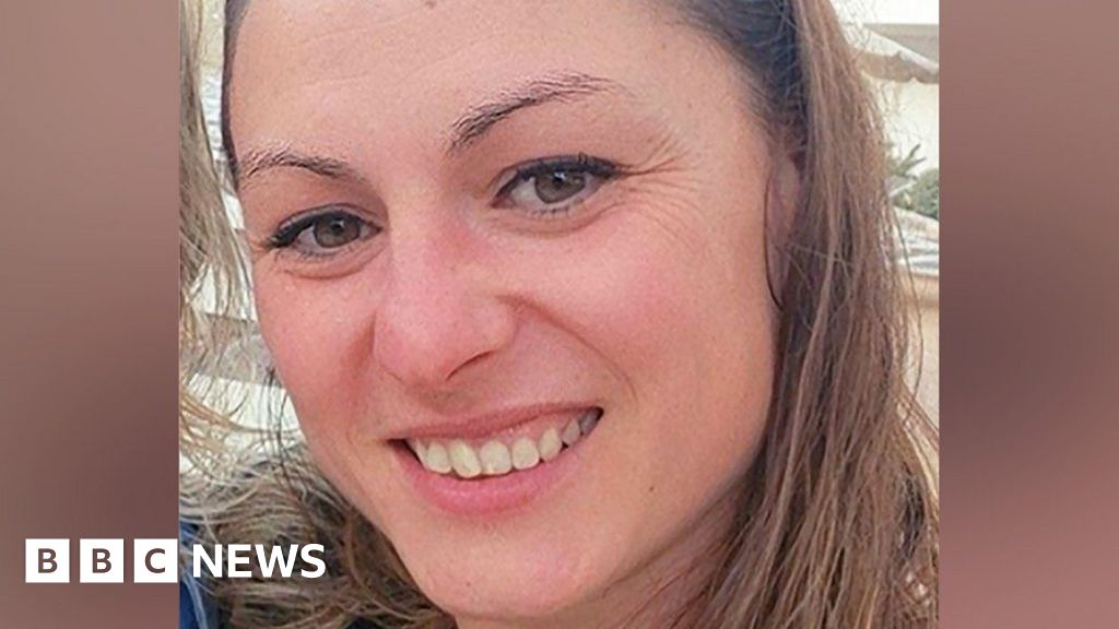 Victoria Taylor: Missing Malton woman may have gone into river - BBC News