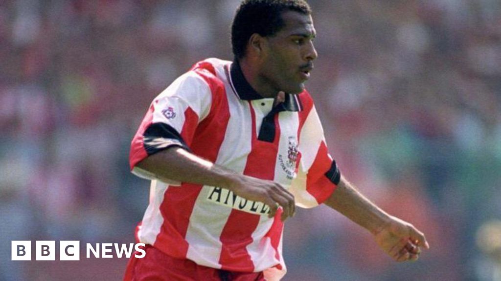 Ex-footballer Tony Kelly calls for betting sponsors ban - BBC News