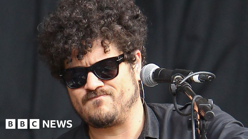 Richard Swift: The Black Keys and Shins musician dead at 41 - BBC News