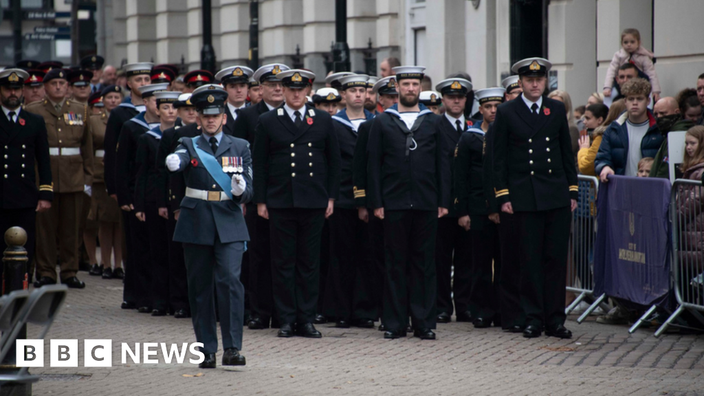 Remembrance parades return to West Midlands post-pandemic - BBC News