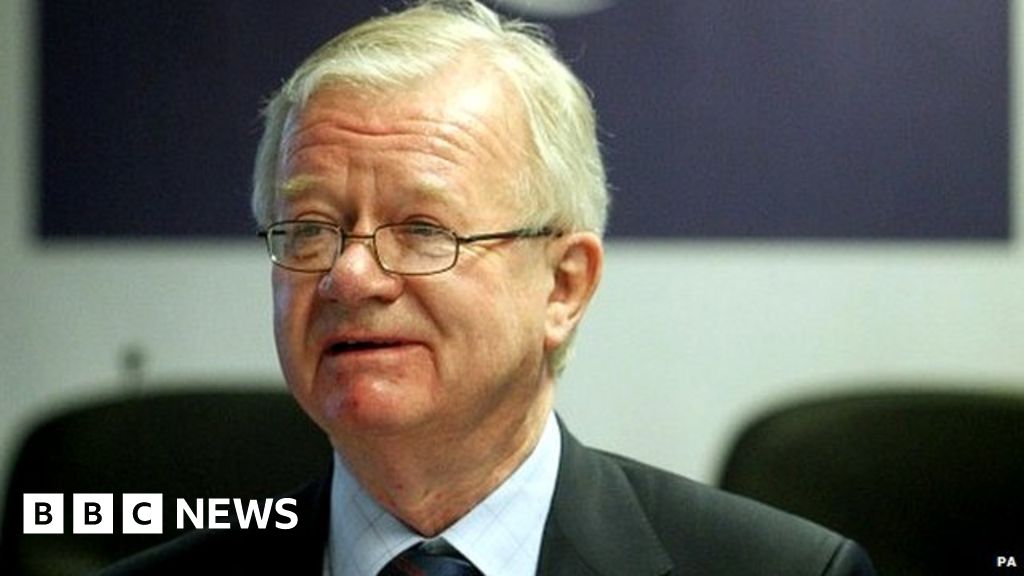 Sir John Chilcot explains Iraq report delay to families - BBC News