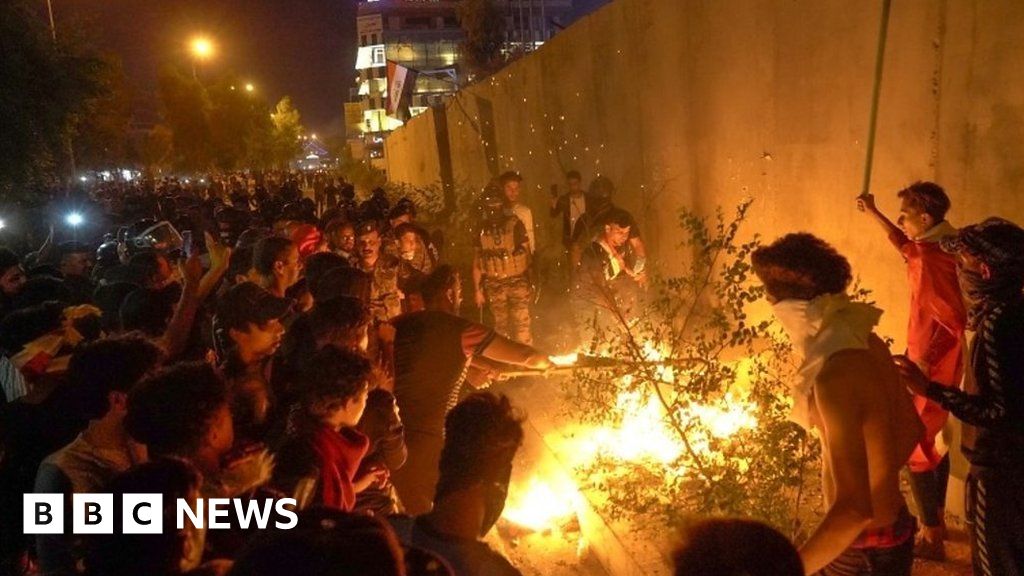 Iraq unrest: Protesters attack Iranian consulate in Karbala