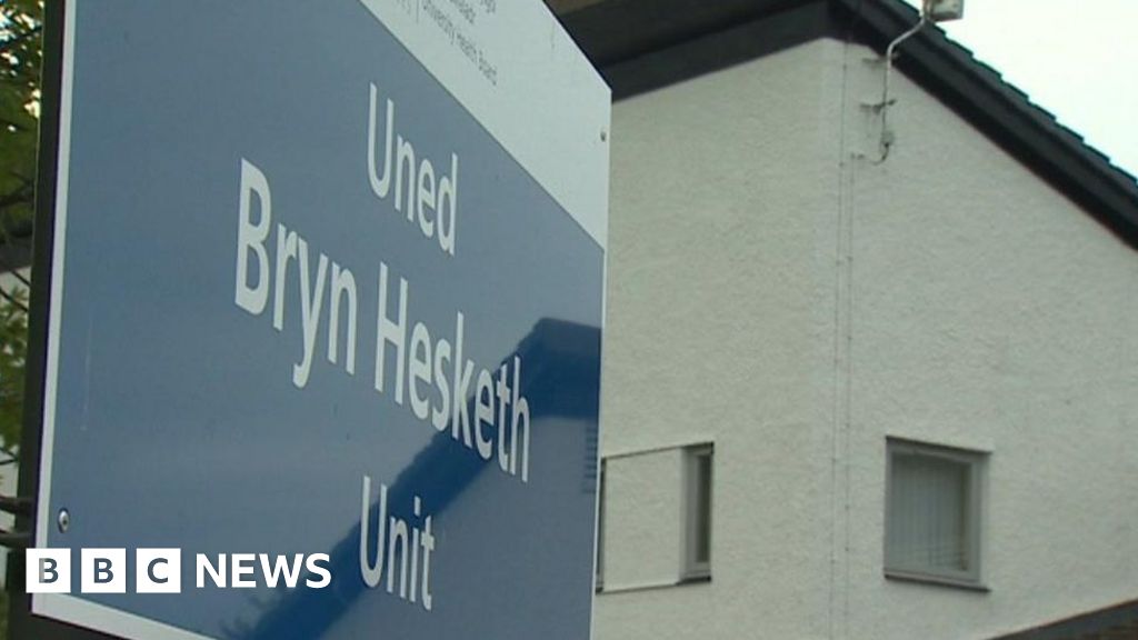 Leaked report rejects dementia care abuse claims - BBC News