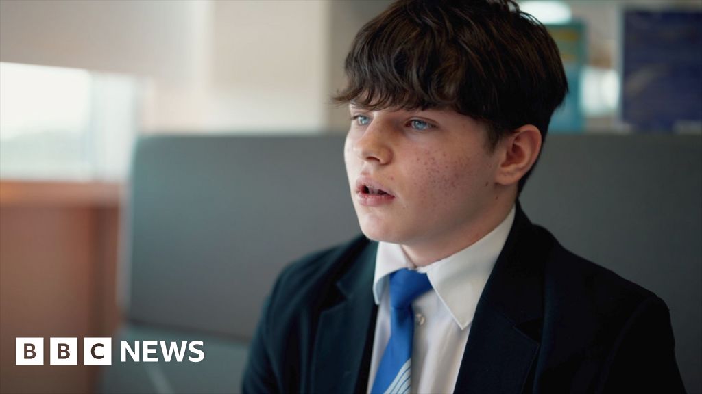 How this school is tackling misogyny - BBC News