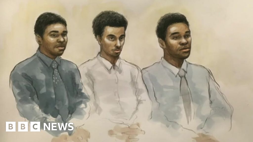 Jaydon James, 16, stabbed 'in the back running from gang' - BBC News