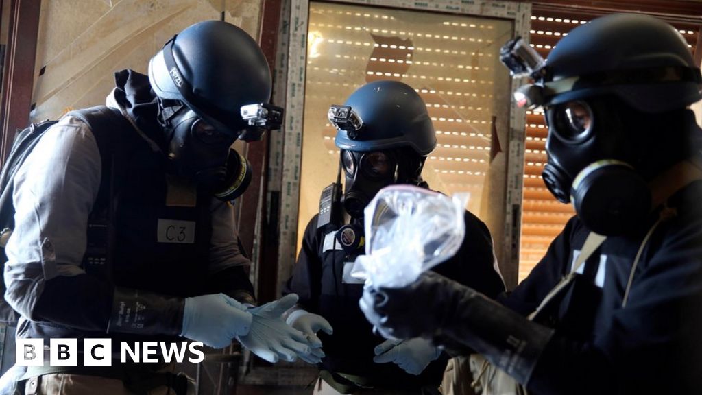Islamic State 'used mustard gas' against peshmerga - BBC News