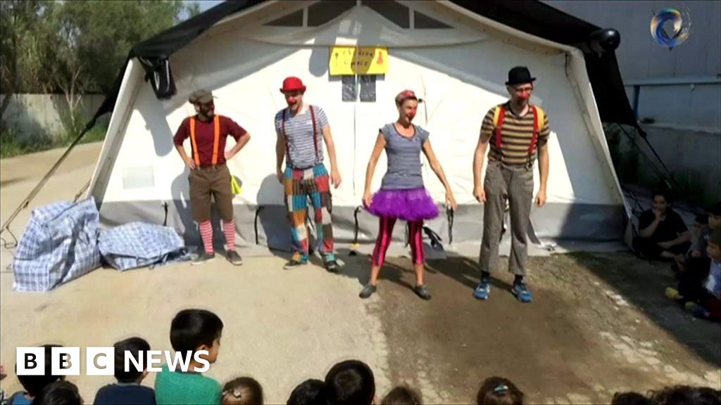 Clowns bring joy to refugee children