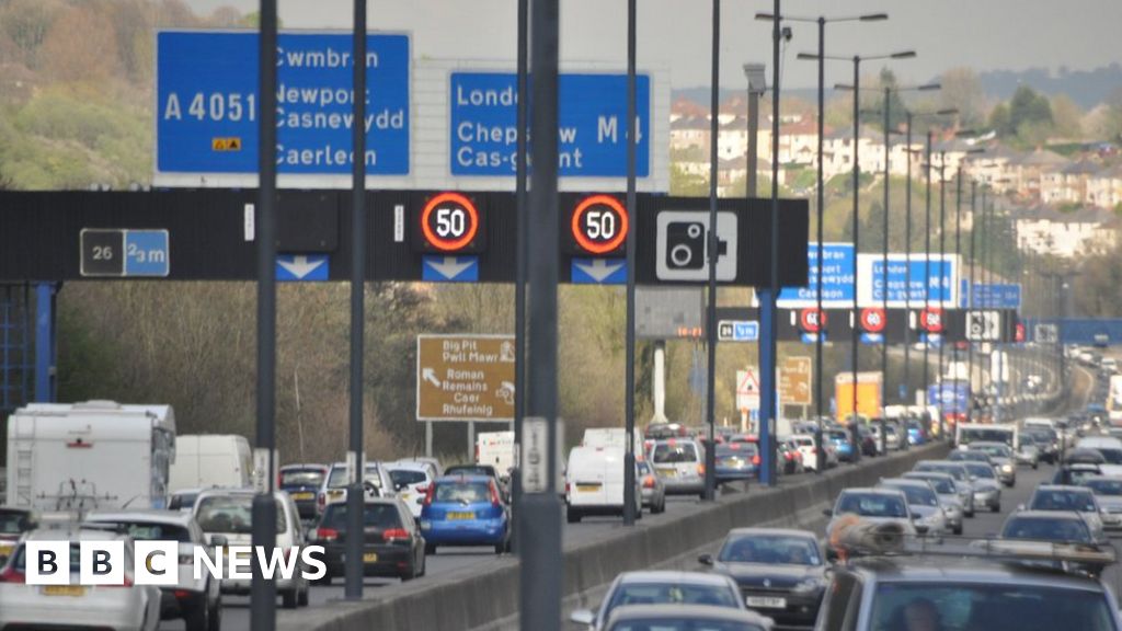 M4 at Newport: Shutting junctions 'would increase city queues' - BBC News