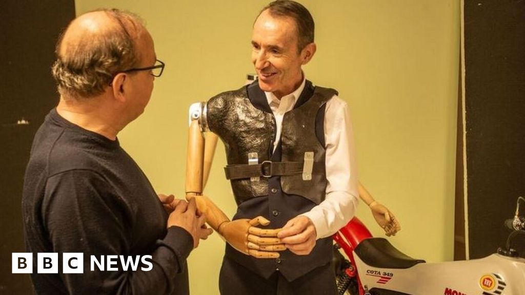 Leeds man makes new arm out of mannequin