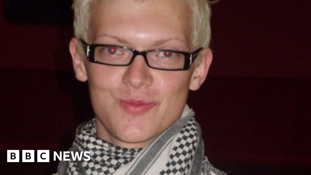 Betsi health board pays out over man's sinusitis death - BBC News