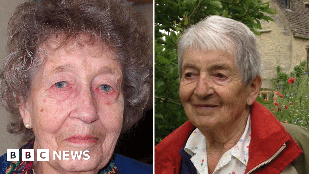 'Voyage of the damned' sisters honoured by Queen - BBC News