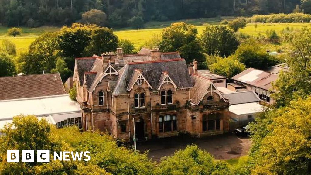 Staff wages unpaid as private Fernhill School closes a day early