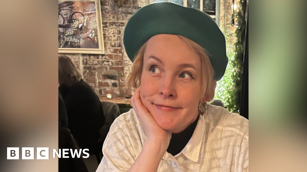 Tracey Meek: Arrest made after woman dies in Derbyshire crash