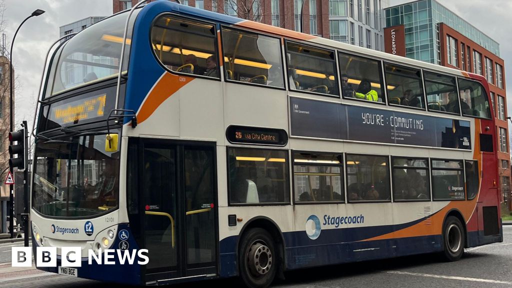Liverpool bus driver strike called off after new pay offer - BBC News