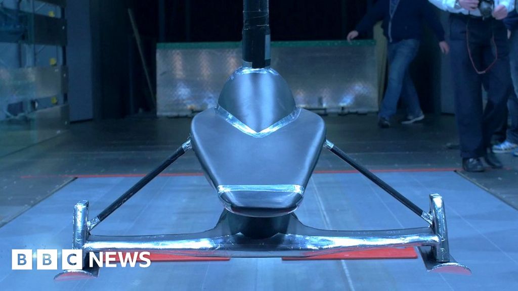 Speed record team test sledge design - BBC News