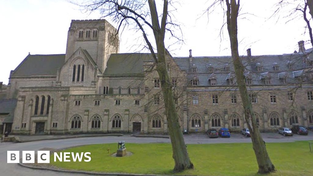 Charity abuse inquiry for Ampleforth Abbey and Ampleforth College - BBC News