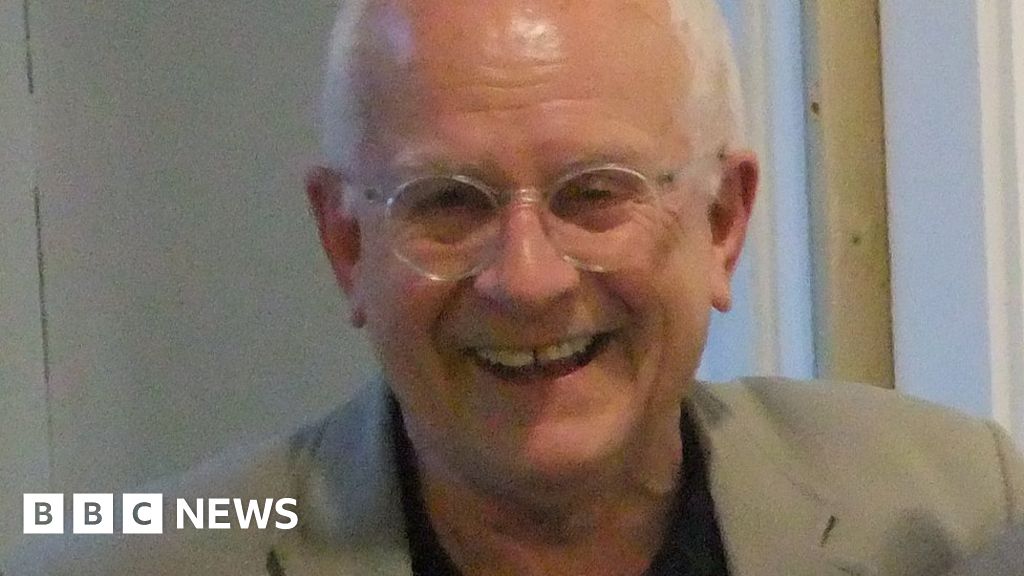 Chris Killip: 'Remarkable' photographer dies aged 74 - BBC News