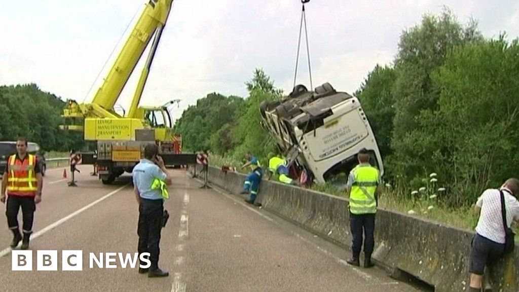 France coach crash: UK pupils from Cheltenham injured - BBC News