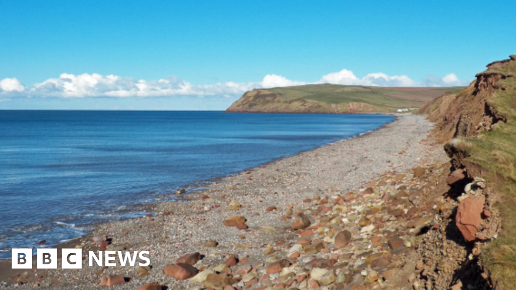 Cumbria fines warning for taking shells from beaches - BBC News