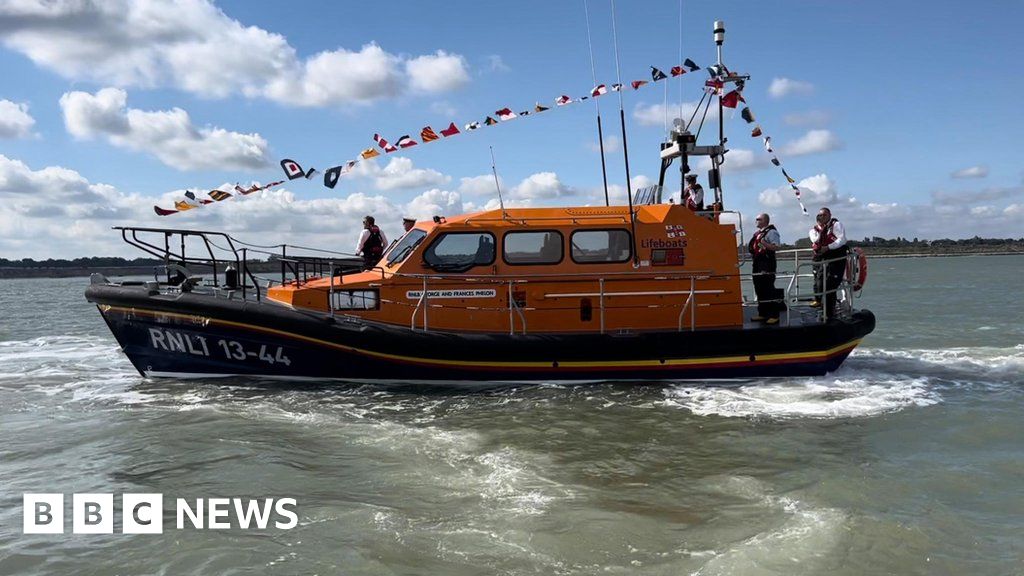 Gorleston lifeboat crew 'overjoyed' to receive new rescue vessel