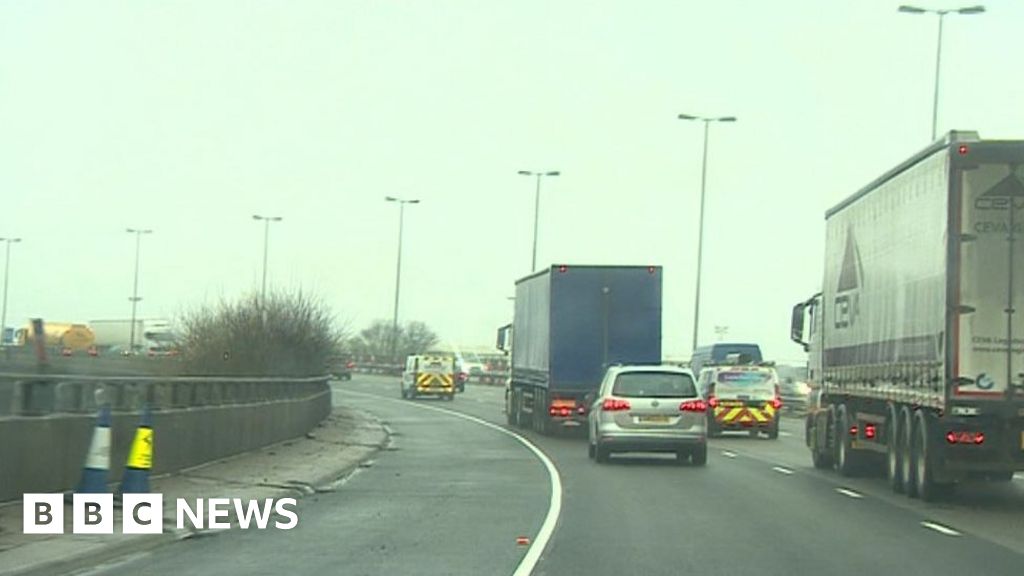 Drivers face M5 closures over 18 months - BBC News