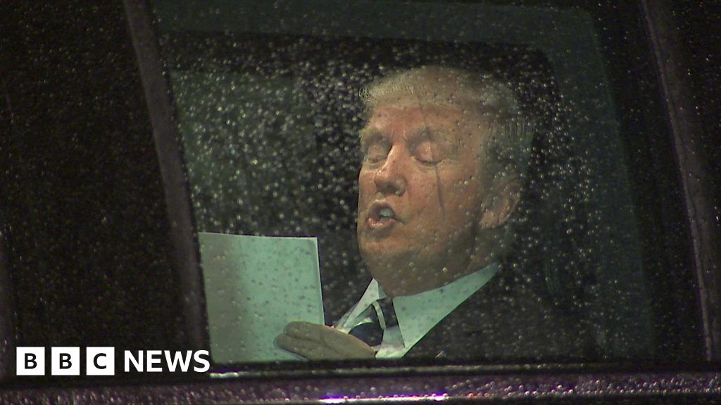 Donald Trump filmed 'rehearsing' Congress speech in his car - BBC News